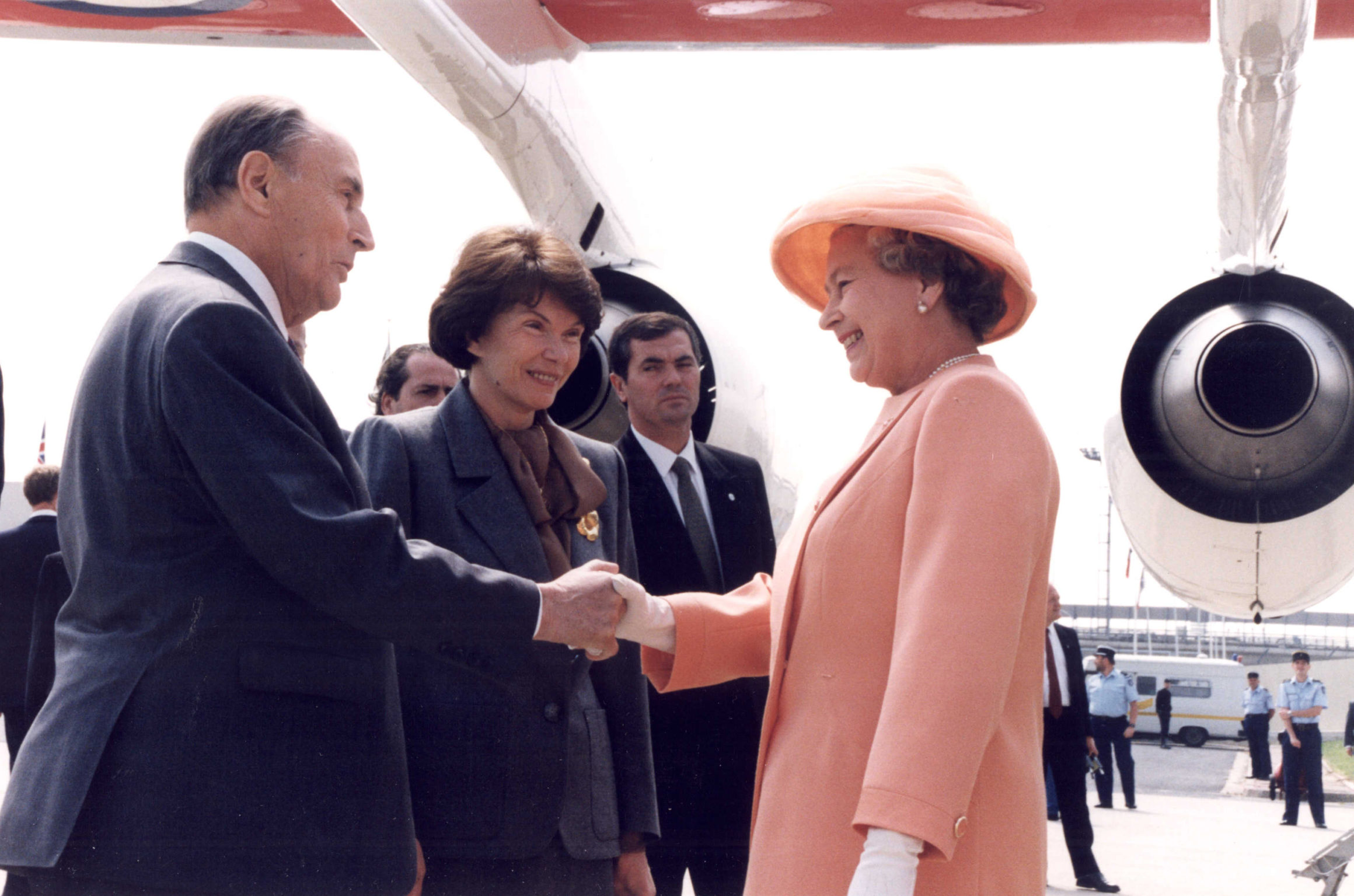 François Mitterrand et Élisabeth II : album photos – Institut François ...